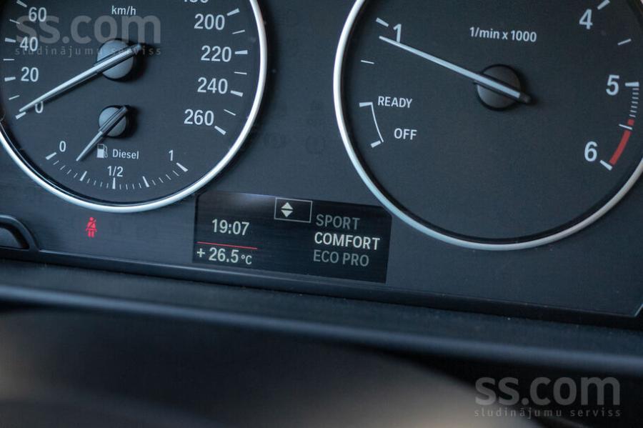 Black BMW 116 2012 in Liepaja, with an engine capacity of 1.60 L and mileage of 307 thousand km for 5900 €, photo 24 on AUTOMOTO.COM.LV