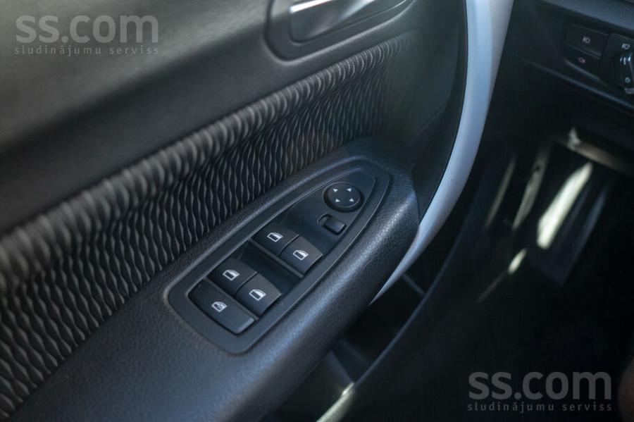 Black BMW 116 2012 in Liepaja, with an engine capacity of 1.60 L and mileage of 307 thousand km for 5900 €, photo 30 on AUTOMOTO.COM.LV