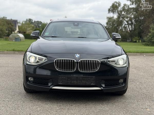 Black BMW 116 2012 in Kaisiadorys, with an engine capacity of 1.60 L and mileage of 243 thousand km for 6600 €, photo 6 on AUTOMOTO.COM.LV