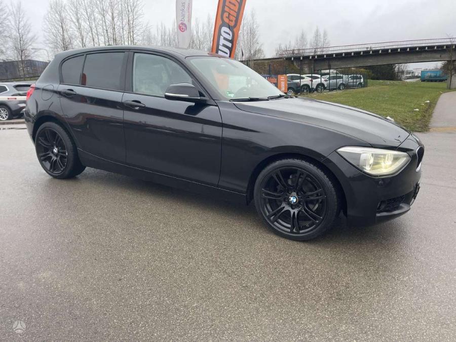 Melns BMW 116 2013 Kauņa, ar dzinēja tilpumu 2.00 L un nobraukumu 268 tūkst. km par 5950 €, foto 7 vietnē AUTOMOTO.COM.LV