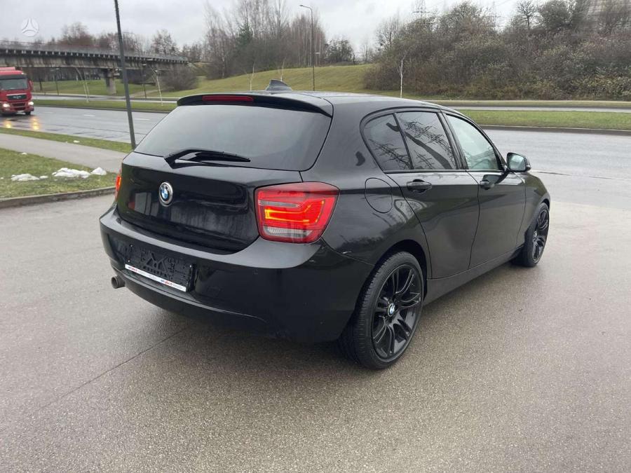 Melns BMW 116 2013 Kauņa, ar dzinēja tilpumu 2.00 L un nobraukumu 268 tūkst. km par 5950 €, foto 11 vietnē AUTOMOTO.COM.LV
