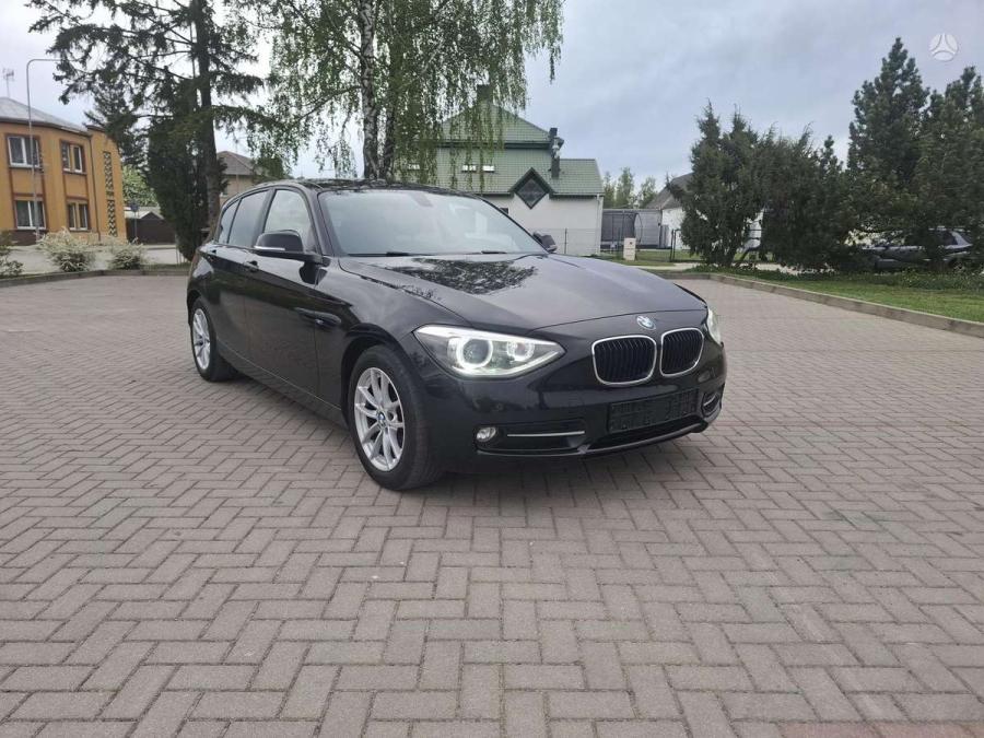 Black BMW 116 2013 in Pasvalys, with an engine capacity of 2.00 L and mileage of 270 thousand km for 5250 €, photo 3 on AUTOMOTO.COM.LV