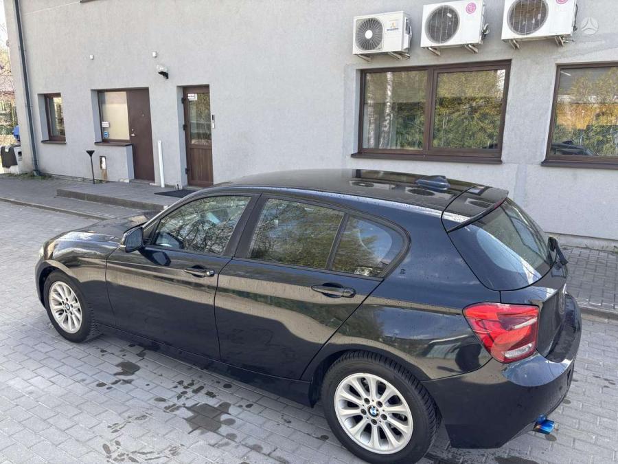 Black BMW 116 2013 in Utena, with an engine capacity of 1.60 L and mileage of 335 thousand km for 4400 €, photo 10 on AUTOMOTO.COM.LV