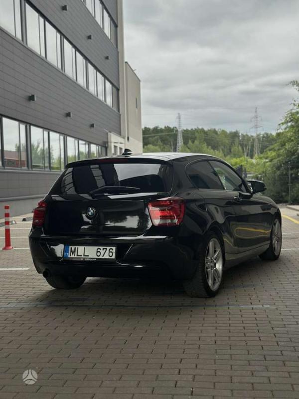 Melns BMW 116 2013 Kauņa, ar dzinēja tilpumu 1.60 L un nobraukumu 260 tūkst. km par 4900 €, foto 3 vietnē AUTOMOTO.COM.LV
