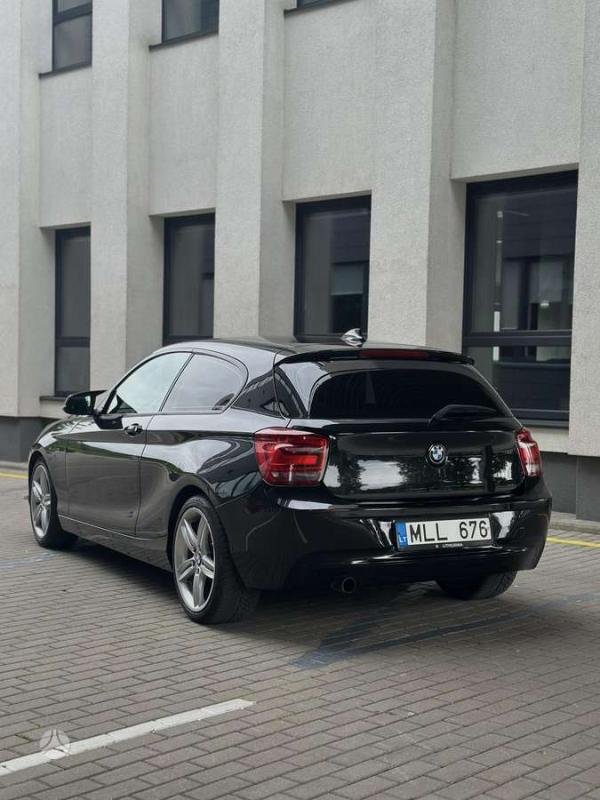 Melns BMW 116 2013 Kauņa, ar dzinēja tilpumu 1.60 L un nobraukumu 260 tūkst. km par 4900 €, foto 4 vietnē AUTOMOTO.COM.LV