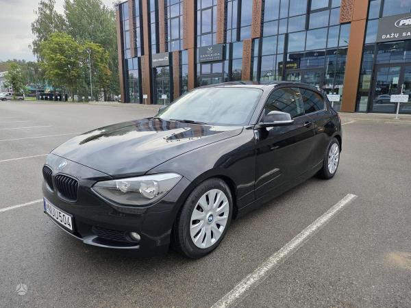 Black BMW 116 2013 in Kaunas, with an engine capacity of 1.60 L and mileage of 195 thousand km for 5200 €, photo 2 on AUTOMOTO.COM.LV