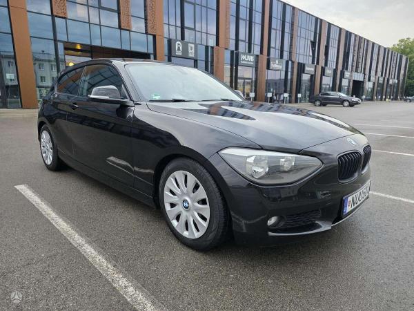 Black BMW 116 2013 in Kaunas, with an engine capacity of 1.60 L and mileage of 195 thousand km for 5200 €, photo 3 on AUTOMOTO.COM.LV