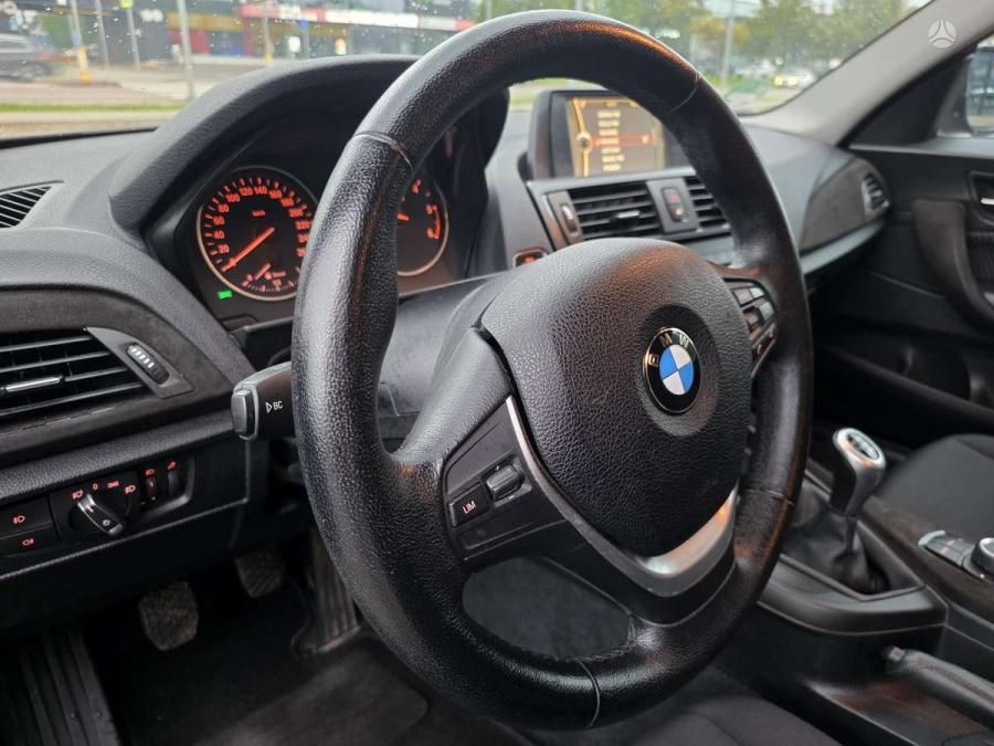 Melns BMW 116 2013 Kauņa, ar dzinēja tilpumu 1.60 L un nobraukumu 195 tūkst. km par 5200 €, foto 21 vietnē AUTOMOTO.COM.LV