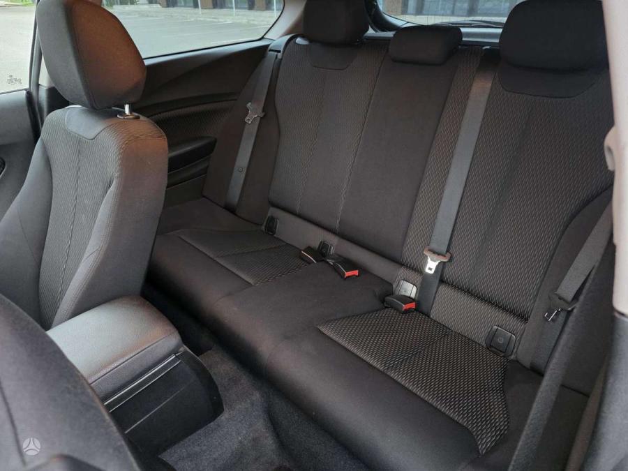 Melns BMW 116 2013 Kauņa, ar dzinēja tilpumu 1.60 L un nobraukumu 195 tūkst. km par 5200 €, foto 25 vietnē AUTOMOTO.COM.LV