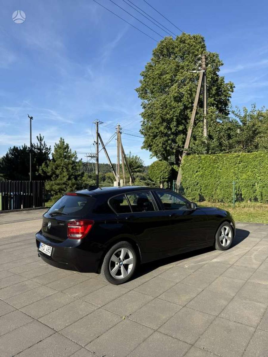 Black BMW 116 2013 in Kaunas, with an engine capacity of 1.60 L and mileage of 242 thousand km for 5000 €, photo 8 on AUTOMOTO.COM.LV