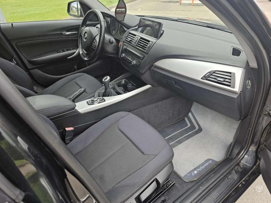 Melns BMW 116 2013 Tauragė, ar dzinēja tilpumu 2.00 L un nobraukumu 270 tūkst. km par 4700 €, foto 13 vietnē AUTOMOTO.COM.LV