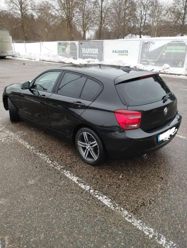 Melns BMW 116 2014 Viļņa, ar dzinēja tilpumu 2.00 L un nobraukumu 325 tūkst. km par 5900 €, foto 3 vietnē AUTOMOTO.COM.LV