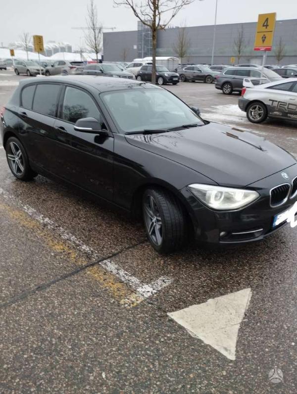 Melns BMW 116 2014 Viļņa, ar dzinēja tilpumu 2.00 L un nobraukumu 325 tūkst. km par 5900 €, foto 4 vietnē AUTOMOTO.COM.LV