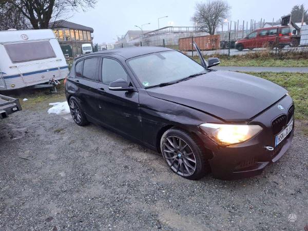Melns BMW 116 2014 Utena, ar dzinēja tilpumu 1.60 L un nobraukumu 168 tūkst. km par 4500 €, foto 4 vietnē AUTOMOTO.COM.LV