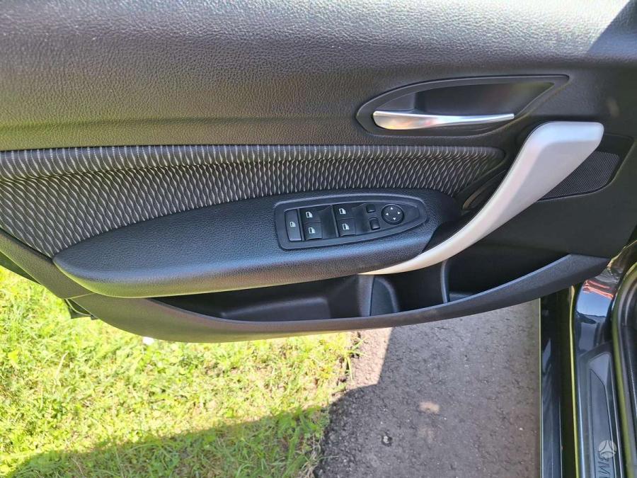 Black BMW 116 2014 in Utena, with an engine capacity of 2.00 L and mileage of 323 thousand km for 6200 €, photo 8 on AUTOMOTO.COM.LV