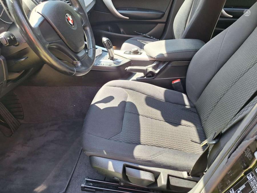 Black BMW 116 2014 in Utena, with an engine capacity of 2.00 L and mileage of 323 thousand km for 6200 €, photo 9 on AUTOMOTO.COM.LV
