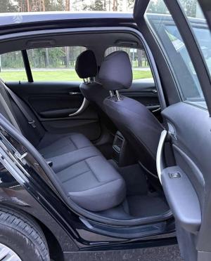 Black BMW 116 2014 in Druskininkai, with an engine capacity of 1.60 L and mileage of 140 thousand km for 6500 €, photo 22 on AUTOMOTO.COM.LV