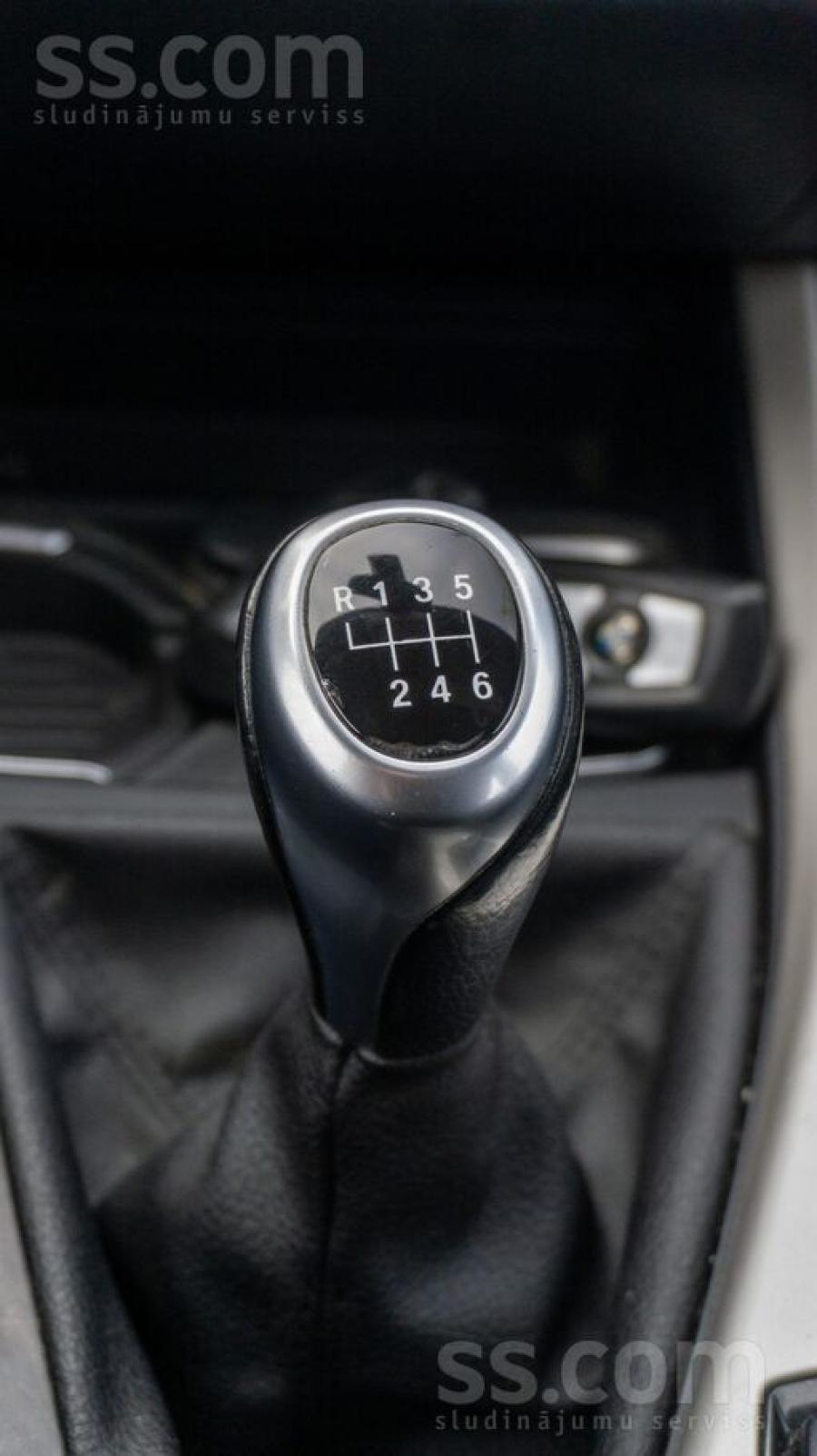Black BMW 116 2015 in Riga, with an engine capacity of 1.50 L and mileage of 232 thousand km for 7290 €, photo 16 on AUTOMOTO.COM.LV