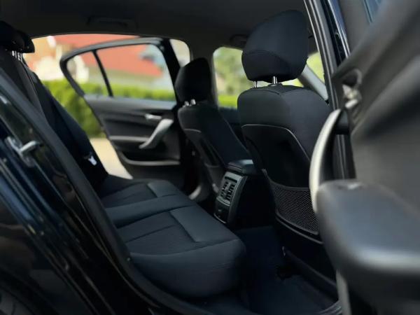 Melns BMW 116 2015 Jūrmala, ar dzinēja tilpumu 2.00 L un nobraukumu 258 tūkst. km par 7950 €, foto 10 vietnē AUTOMOTO.COM.LV