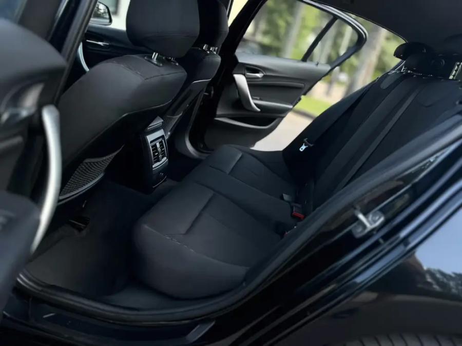 Melns BMW 116 2015 Jūrmala, ar dzinēja tilpumu 2.00 L un nobraukumu 258 tūkst. km par 7950 €, foto 12 vietnē AUTOMOTO.COM.LV