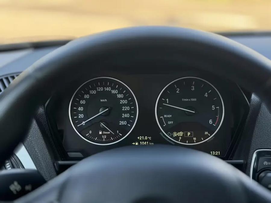 Melns BMW 116 2015 Jūrmala, ar dzinēja tilpumu 2.00 L un nobraukumu 258 tūkst. km par 7950 €, foto 15 vietnē AUTOMOTO.COM.LV