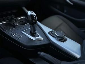 Melns BMW 116 2015 Jūrmala, ar dzinēja tilpumu 2.00 L un nobraukumu 258 tūkst. km par 7950 €, foto 17 vietnē AUTOMOTO.COM.LV
