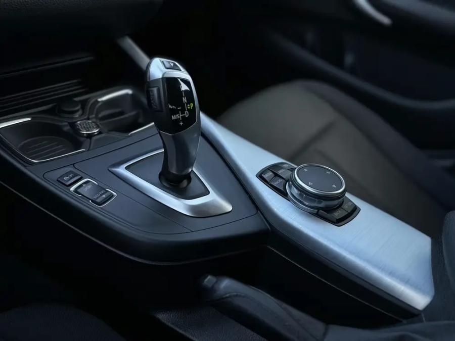 Melns BMW 116 2015 Jūrmala, ar dzinēja tilpumu 2.00 L un nobraukumu 258 tūkst. km par 7950 €, foto 17 vietnē AUTOMOTO.COM.LV