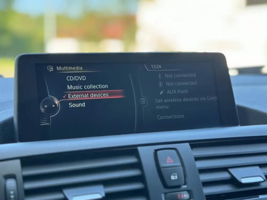 Melns BMW 116 2015 Jūrmala, ar dzinēja tilpumu 2.00 L un nobraukumu 258 tūkst. km par 7950 €, foto 22 vietnē AUTOMOTO.COM.LV