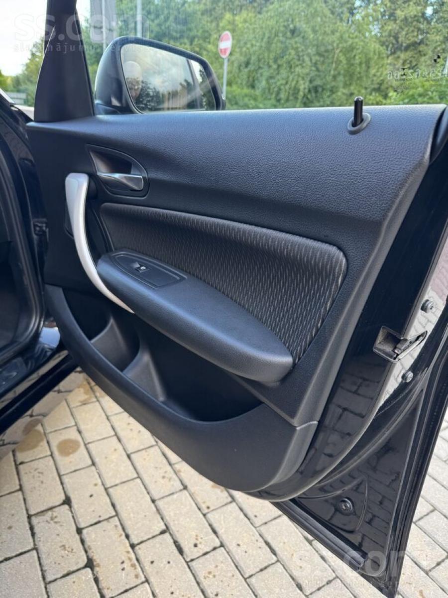 Black BMW 116 2016 in Bauska, with an engine capacity of 1.50 L and mileage of 237 thousand km for 6950 €, photo 21 on AUTOMOTO.COM.LV