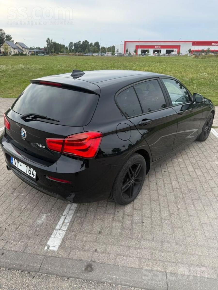 Melns BMW 116 2016 Rīga, ar dzinēja tilpumu 1.50 L un nobraukumu 242 tūkst. km par 8000 €, foto 3 vietnē AUTOMOTO.COM.LV