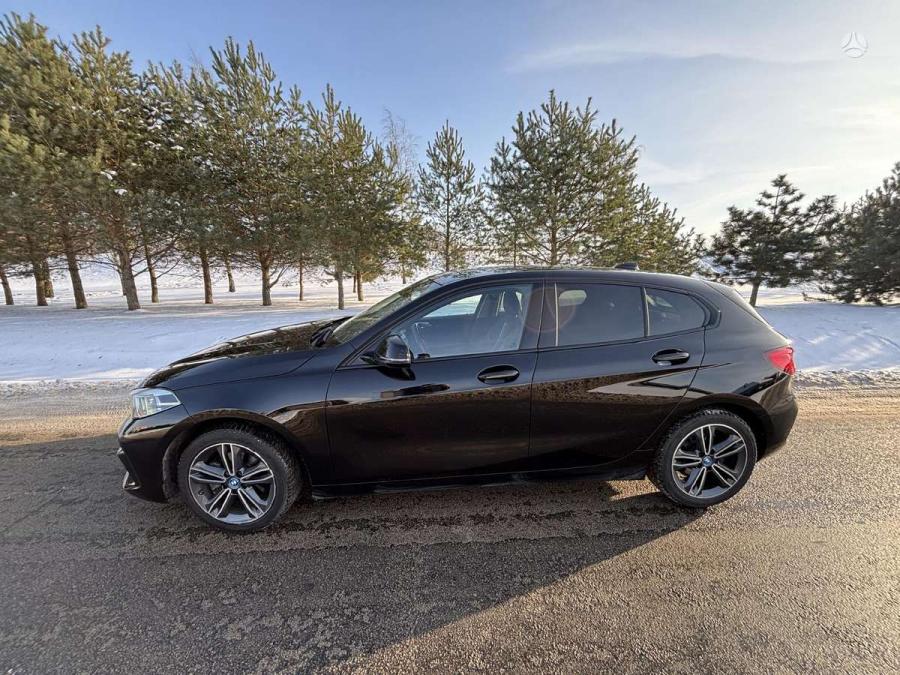 Melns BMW 116 2020 Panevēža, ar dzinēja tilpumu 1.50 L un nobraukumu 128 tūkst. km par 15400 €, foto 5 vietnē AUTOMOTO.COM.LV