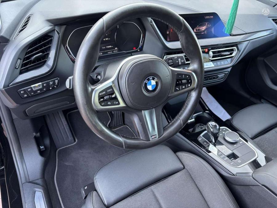 Melns BMW 116 2020 Panevēža, ar dzinēja tilpumu 1.50 L un nobraukumu 128 tūkst. km par 15400 €, foto 11 vietnē AUTOMOTO.COM.LV