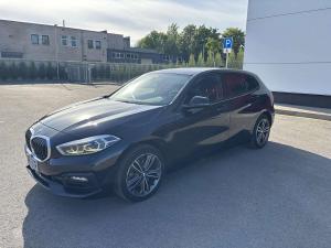 Melns BMW 116 2020 Panevēža, ar dzinēja tilpumu 1.50 L un nobraukumu 130 tūkst. km par 13400 €, foto 6 vietnē AUTOMOTO.COM.LV