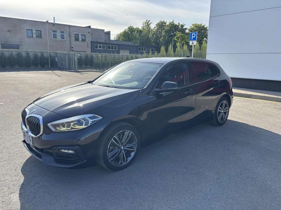 Melns BMW 116 2020 Panevēža, ar dzinēja tilpumu 1.50 L un nobraukumu 130 tūkst. km par 13400 €, foto 6 vietnē AUTOMOTO.COM.LV