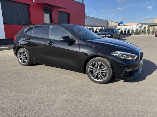 Black BMW 116 2020 in Panevezys, with an engine capacity of 1.50 L and mileage of 130 thousand km for 13400 €, photo 6 on AUTOMOTO.COM.LV