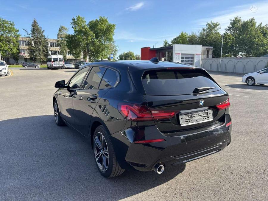 Melns BMW 116 2020 Panevēža, ar dzinēja tilpumu 1.50 L un nobraukumu 130 tūkst. km par 13400 €, foto 11 vietnē AUTOMOTO.COM.LV