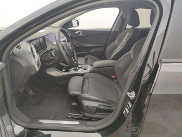 Melns BMW 116 2022 Viļņa, ar dzinēja tilpumu 1.50 L un nobraukumu 253 tūkst. km par 13300 €, foto 7 vietnē AUTOMOTO.COM.LV