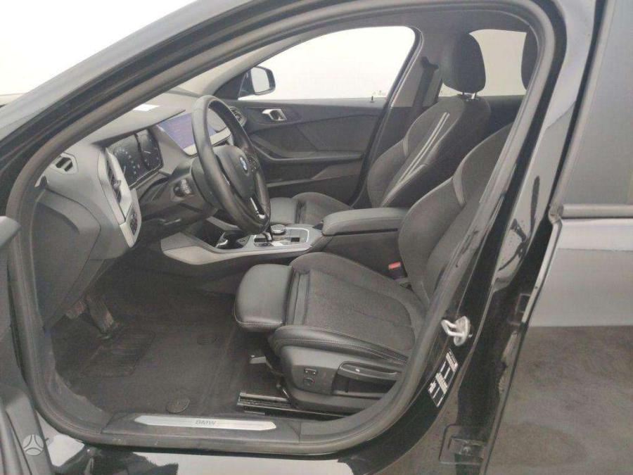 Melns BMW 116 2022 Viļņa, ar dzinēja tilpumu 1.50 L un nobraukumu 253 tūkst. km par 13300 €, foto 8 vietnē AUTOMOTO.COM.LV