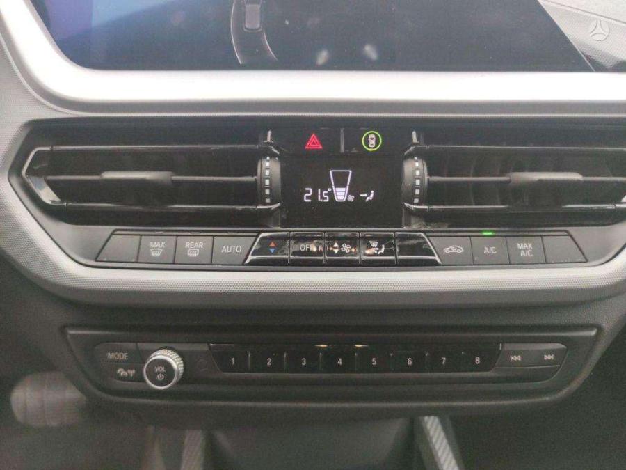 Melns BMW 116 2022 Viļņa, ar dzinēja tilpumu 1.50 L un nobraukumu 253 tūkst. km par 13300 €, foto 13 vietnē AUTOMOTO.COM.LV