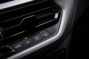 Черный БМВ 116 2023 в Елгава, объемом двигателя 1.50 л и пробегом 78 тыс. км за 21990 €, фото 38 на AUTOMOTO.COM.LV