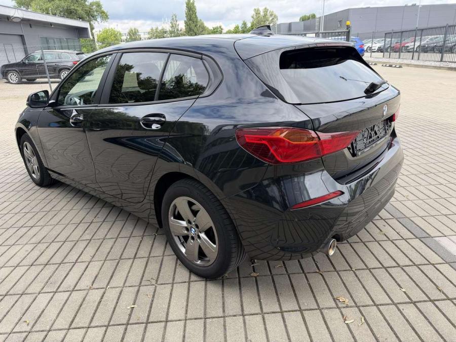 Melns BMW 116 2023 Kauņa, ar dzinēja tilpumu 1.50 L un nobraukumu 182 tūkst. km par 13900 €, foto 5 vietnē AUTOMOTO.COM.LV