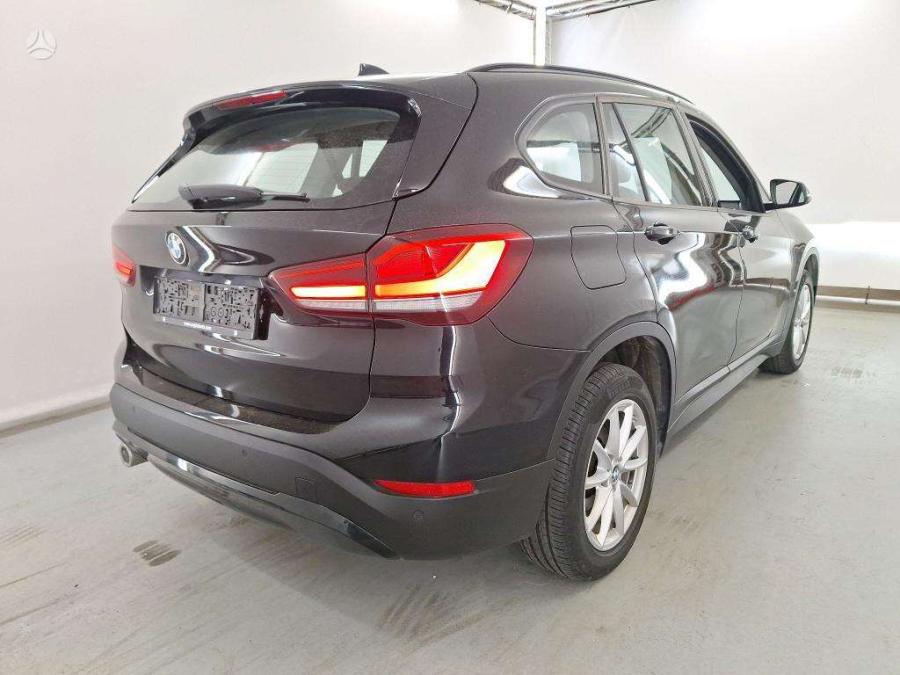 Black BMW 116 2022 in Vilnius, with an engine capacity of 1.50 L and mileage of 147 thousand km for 14936 €, photo 5 on AUTOMOTO.COM.LV