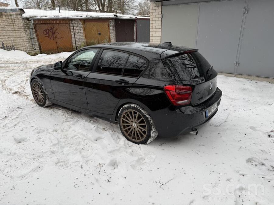 Melns BMW 116 2011 Liepāja, ar dzinēja tilpumu 2.00 L un nobraukumu 249 tūkst. km par 5300 €, foto 6 vietnē AUTOMOTO.COM.LV