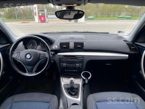 Blue BMW 116 2010 in Riga, with an engine capacity of 2.00 L and mileage of 373 thousand km for 3200 €, photo 7 on AUTOMOTO.COM.LV