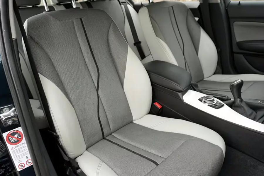 Zils BMW 116 2011 Rīga, ar dzinēja tilpumu 1.60 L un nobraukumu 218 tūkst. km par 7700 €, foto 17 vietnē AUTOMOTO.COM.LV