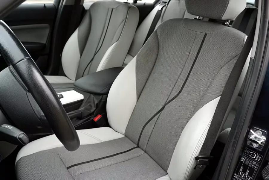 Zils BMW 116 2011 Rīga, ar dzinēja tilpumu 1.60 L un nobraukumu 218 tūkst. km par 7700 €, foto 21 vietnē AUTOMOTO.COM.LV