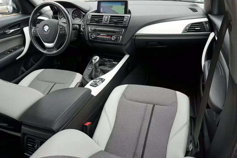 Zils BMW 116 2011 Rīga, ar dzinēja tilpumu 1.60 L un nobraukumu 218 tūkst. km par 7700 €, foto 22 vietnē AUTOMOTO.COM.LV