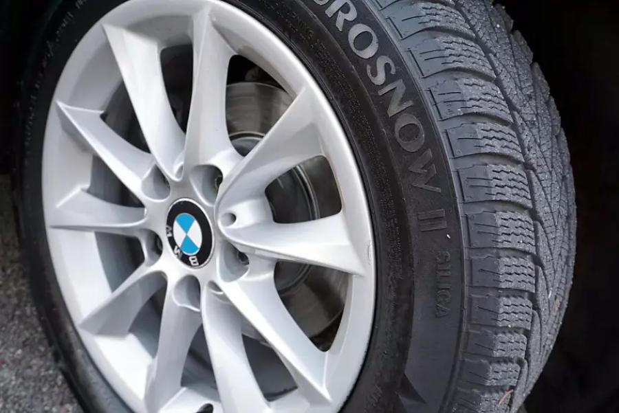 Zils BMW 116 2011 Rīga, ar dzinēja tilpumu 1.60 L un nobraukumu 218 tūkst. km par 7700 €, foto 36 vietnē AUTOMOTO.COM.LV