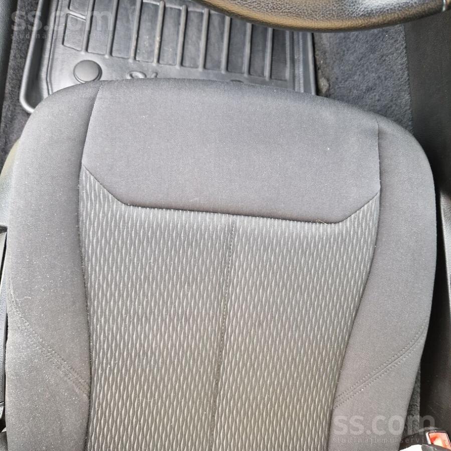 Zils BMW 116 2013 Daugavpils, ar dzinēja tilpumu 2.00 L un nobraukumu 274 tūkst. km par 7950 €, foto 21 vietnē AUTOMOTO.COM.LV