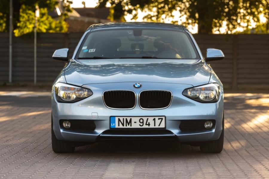 Blue BMW 116 2015 in Riga, with an engine capacity of 1.60 L and mileage of 179 thousand km for 7990 €, photo 6 on AUTOMOTO.COM.LV